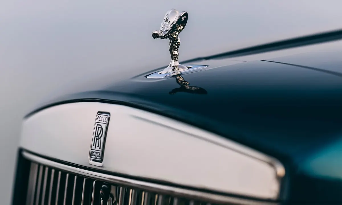 Key Differences Between the Rolls-Royce Cullinan and the Cullinan ...